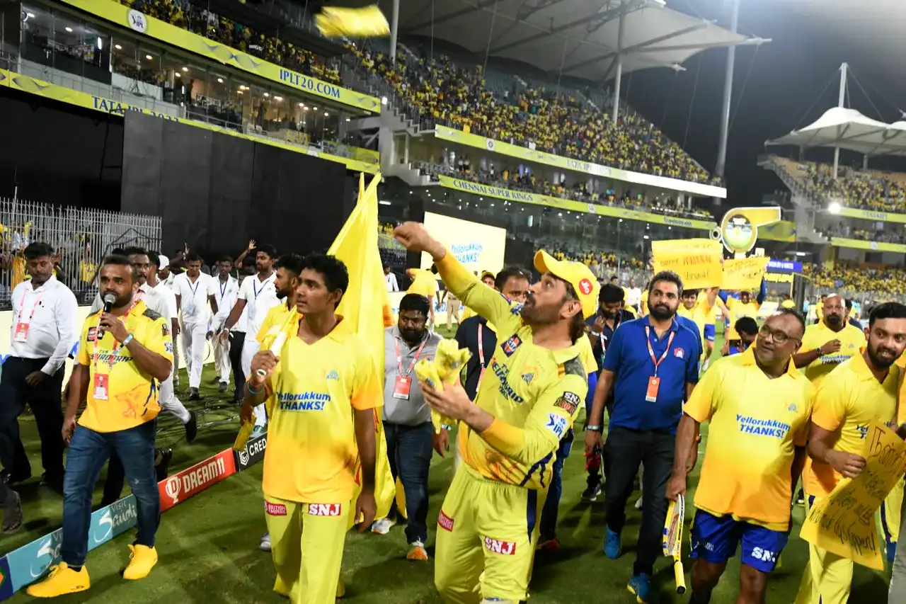 IPL 2023 | MS Dhoni's Emotional Lap Of Honour At The Chepauk | OneCricket