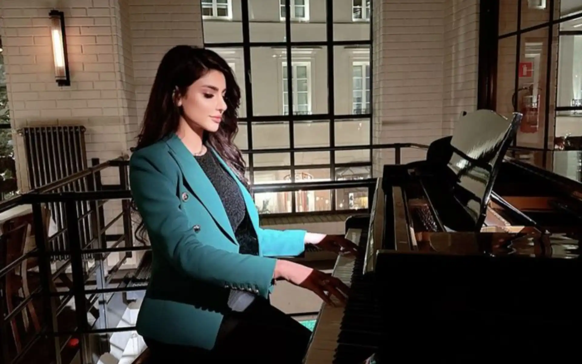 Who Is Wazhma Ayoubi: The Afghan Influencer Aspiring To Be A Bollywood ...