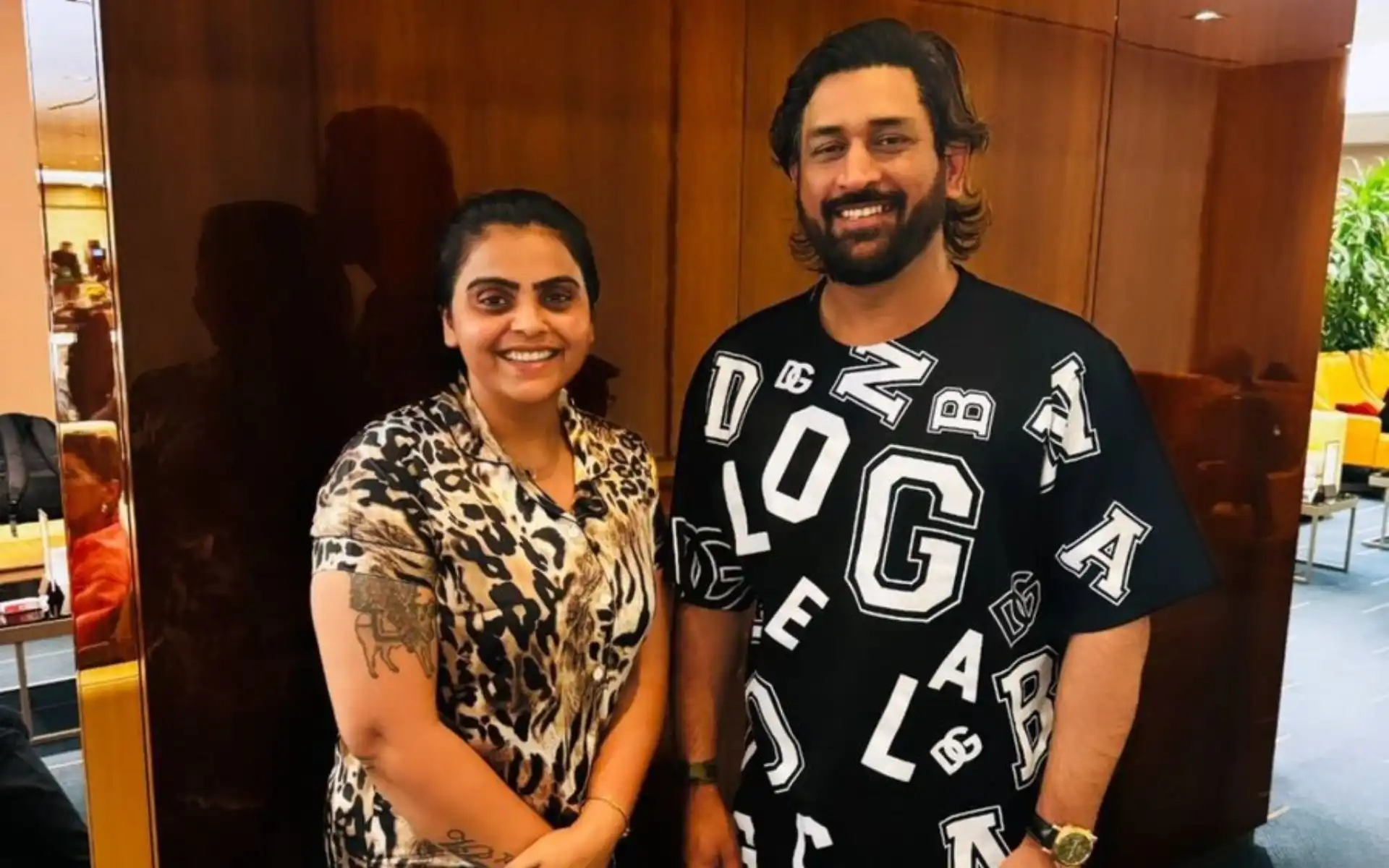 MS Dhoni's Viral Photo With USA Fan Melts Hearts On Social Media ...