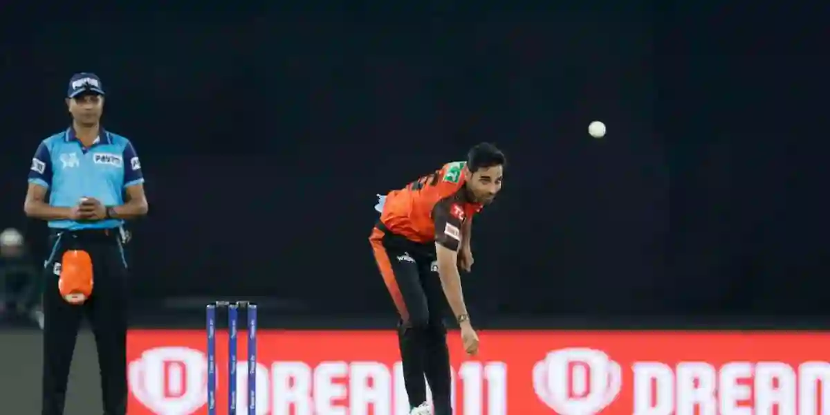 Bhuvneshwar Kumar And... - Who Will Be RCB's Death Over Specialists In ...