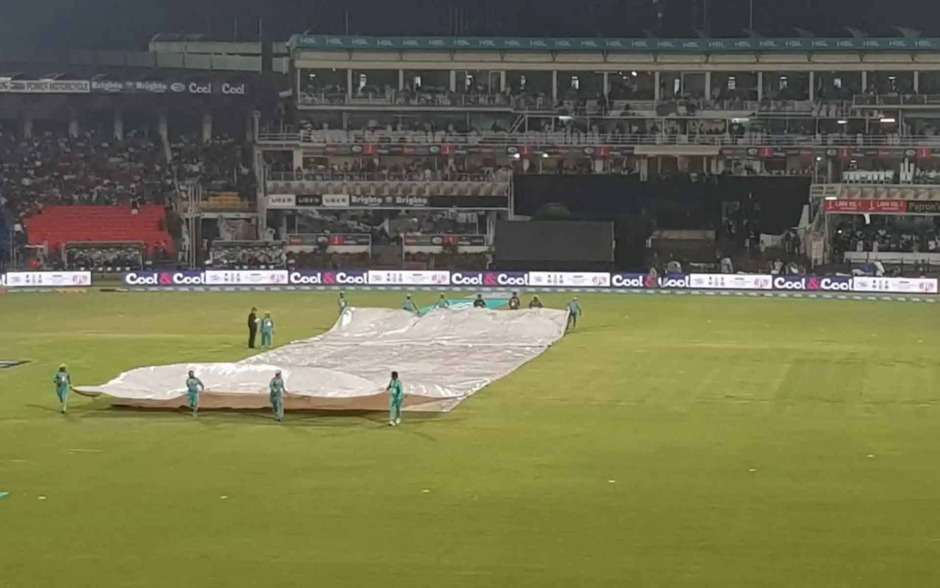 Gaddafi Stadium Lahore Pitch Report For AUS vs AFG Champions Trophy ...