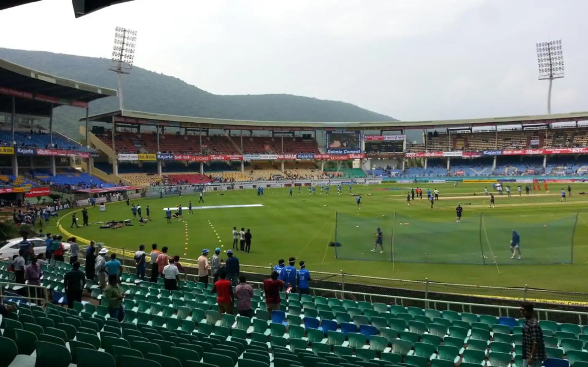 ACA-VDCA Stadium Vizag Pitch And Weather Report For DC vs SRH IPL 2025 ...
