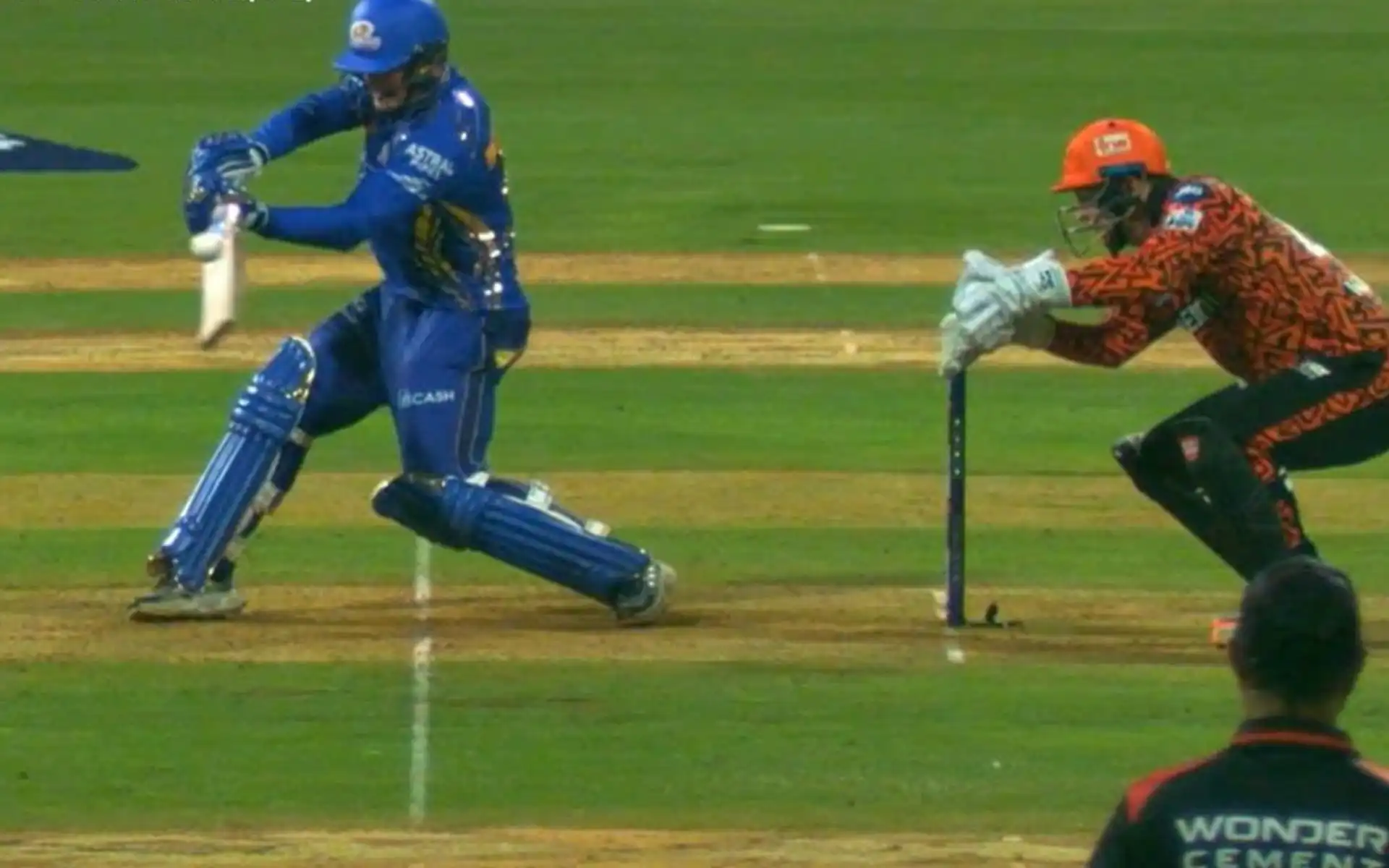 No-Ball Controversy In IPL 2025! Rickelton Survives After Klaasen's ...