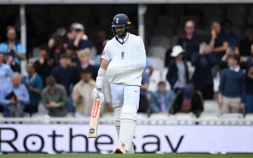 An ode to the brave man: When lion-hearted Chris Woakes batted despite ...