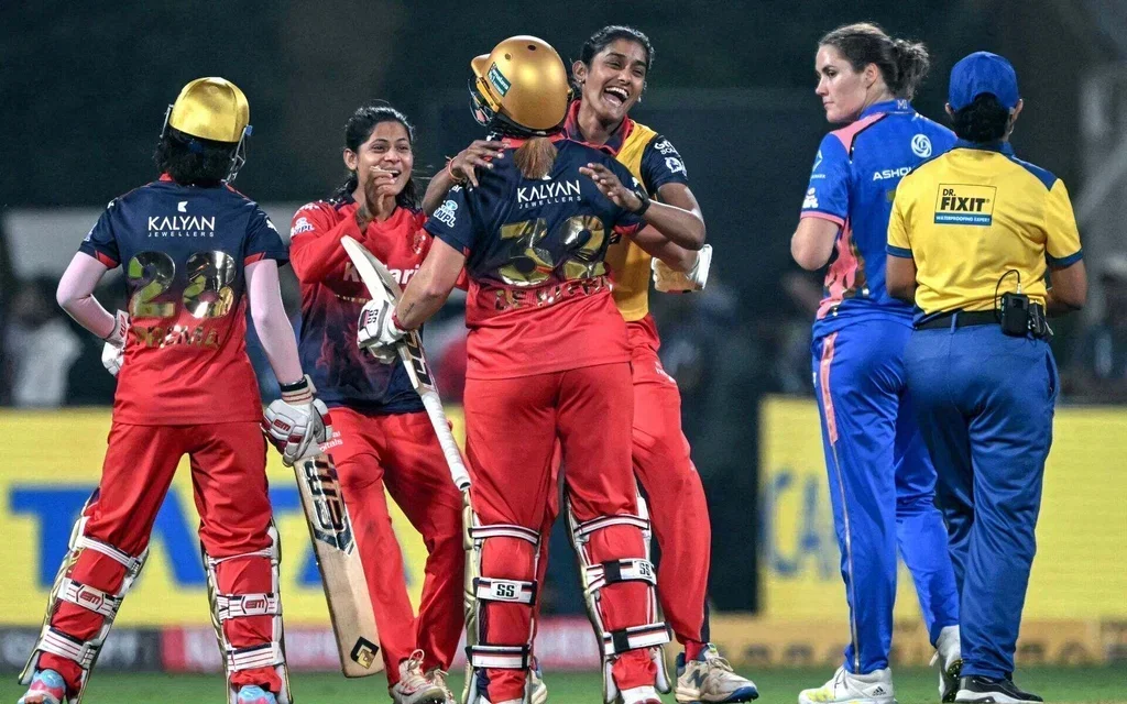 Nadine de Klerk pulls off the impossible as RCB edge Mumbai Indians in ...