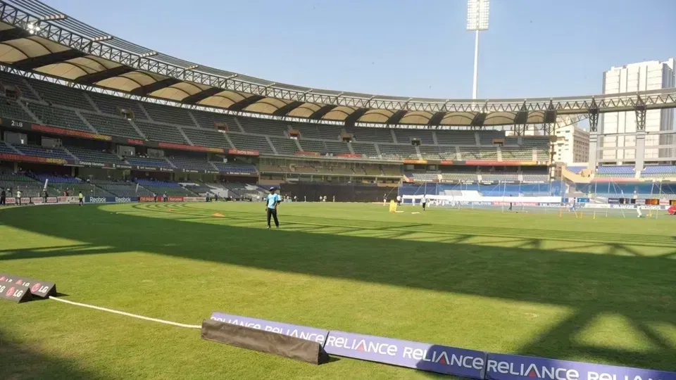 Wankhede Stadium, Mumbai, Pitch Report, Weather Report For MI vs KKR ...