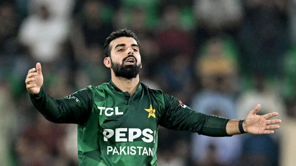 Mike Hesson Drops Bombshell On Shadab Khan's Pakistan Future | CREX